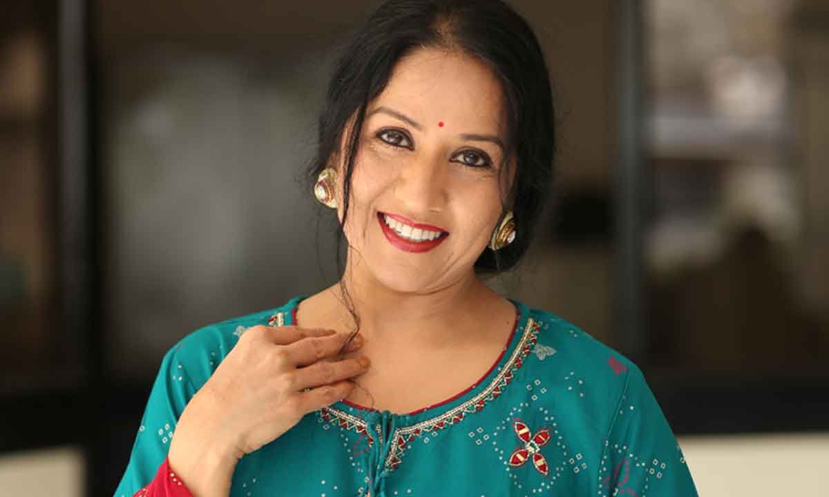 ‘Indra’ actress expresses desire for a strong comeback