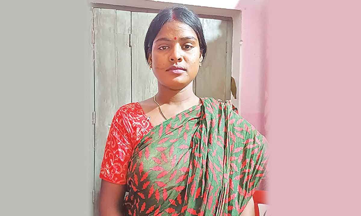 Modi lauds Basirhat candidate Rekha as 'Shakti Swaroopa'