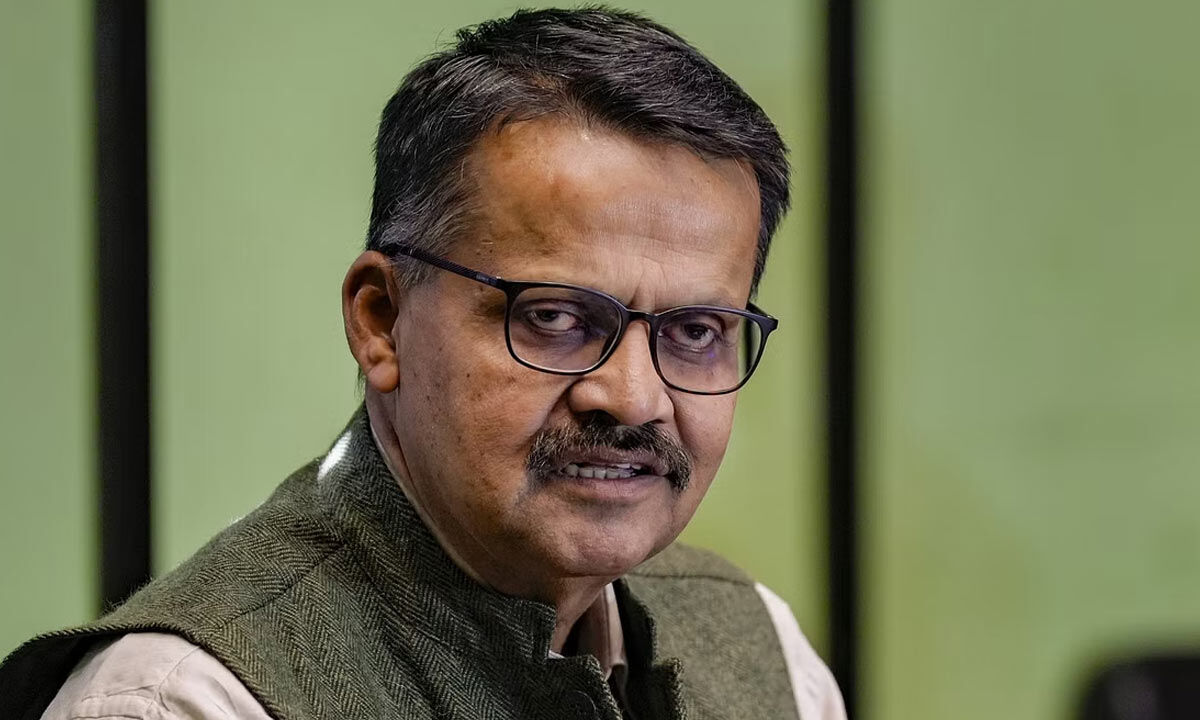 BJD fort crumbling, says Mahtab