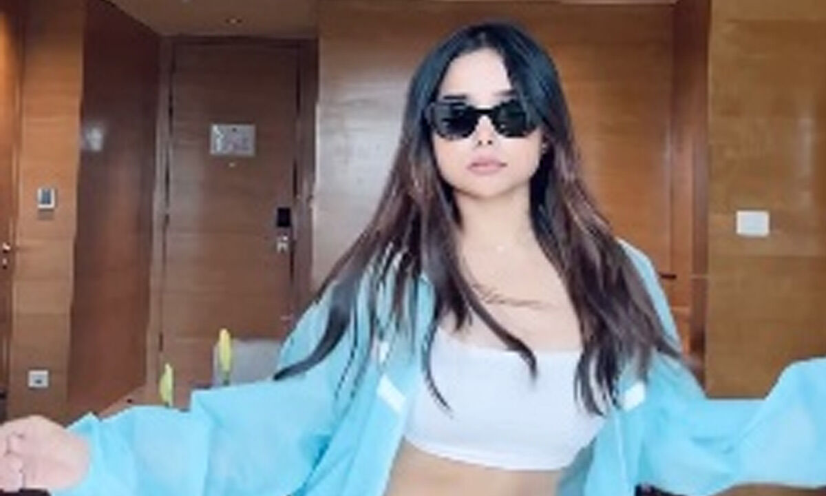 Manisha Rani shows her love for ‘Choli Ke Peechhe’ remake, gives it her ...