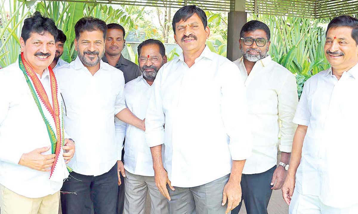 Cong intensifies ‘Operation Akarsh’
