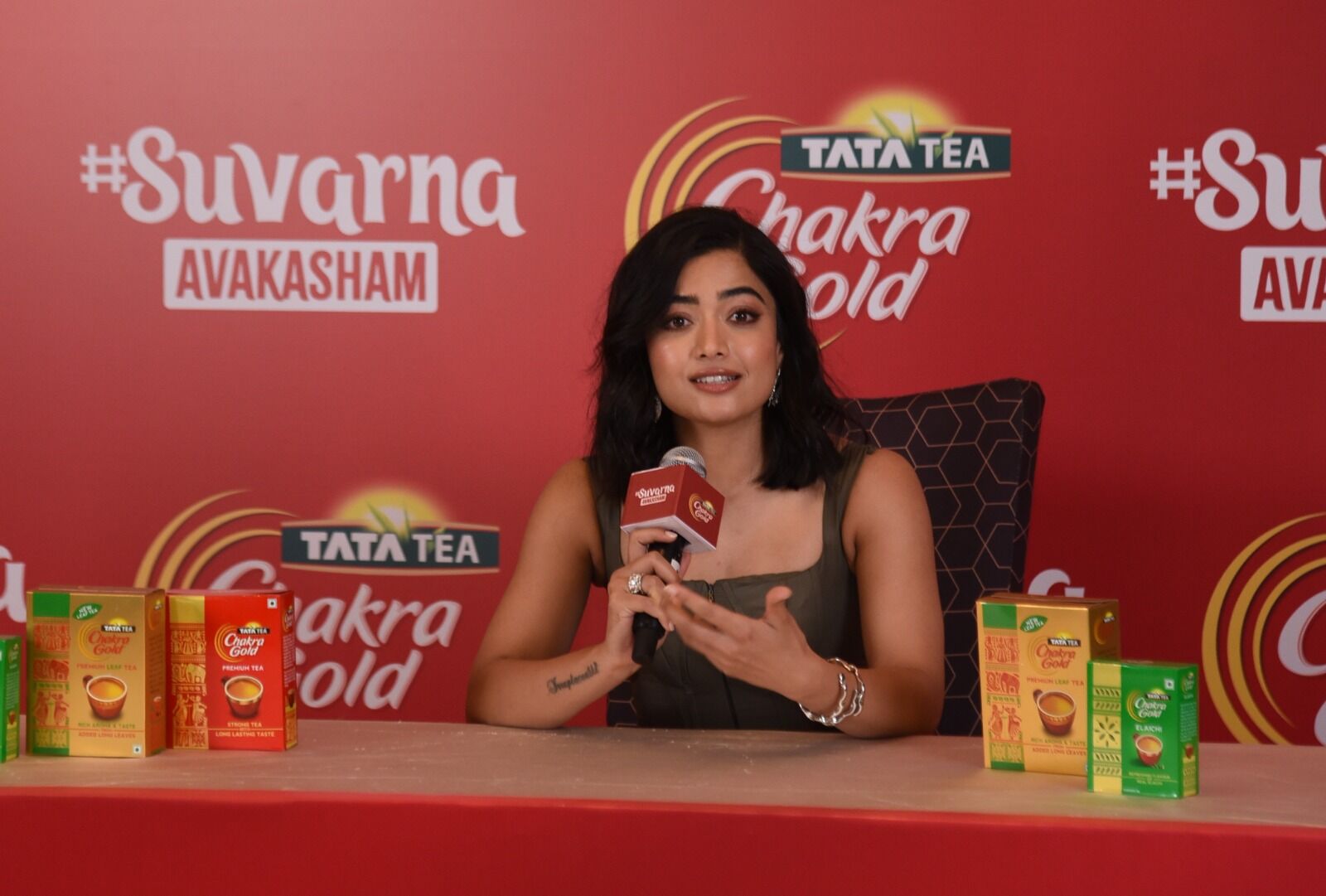 Tata Tea Chakra Gold Hosts Grand Finale Of Suvarna Avakasham Contest ...