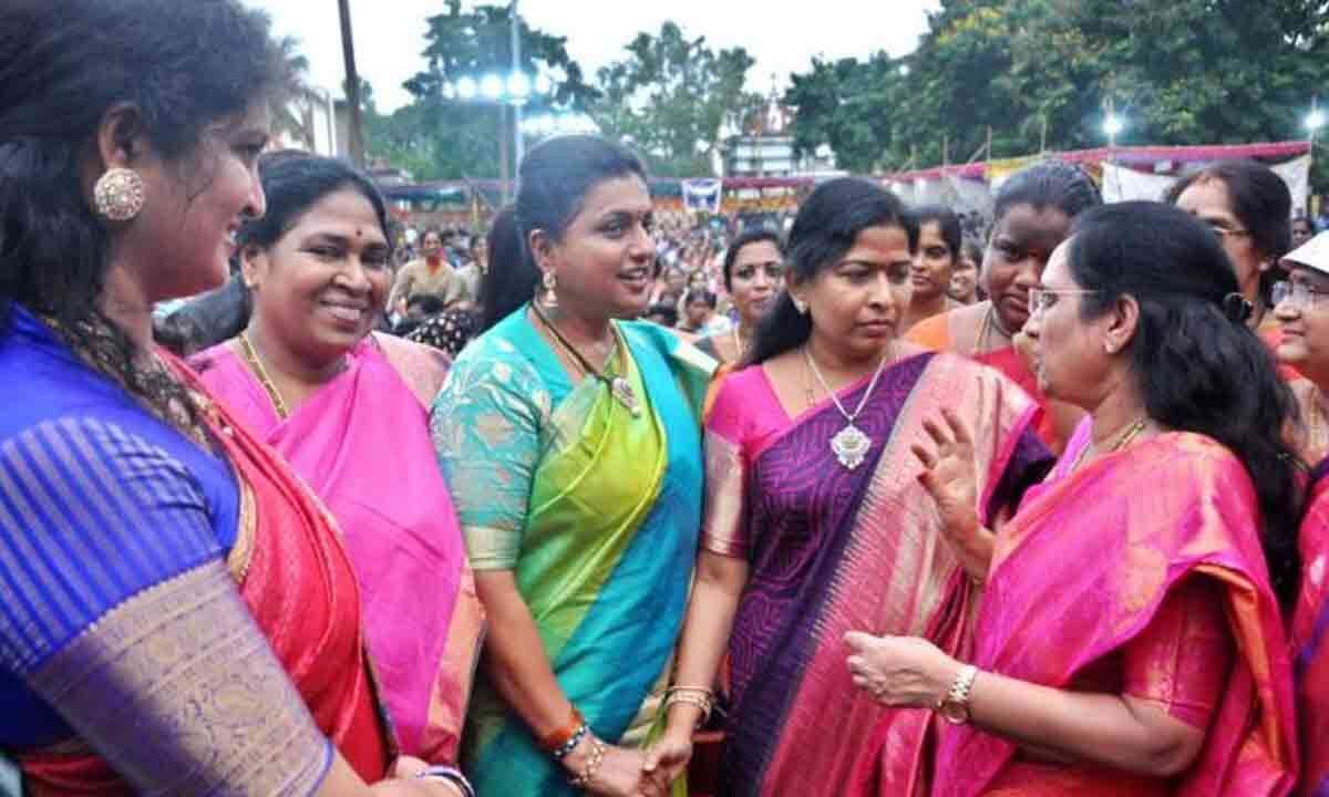 AP Minister RK Roja stages protest in Puttur over attack on YS Jagan