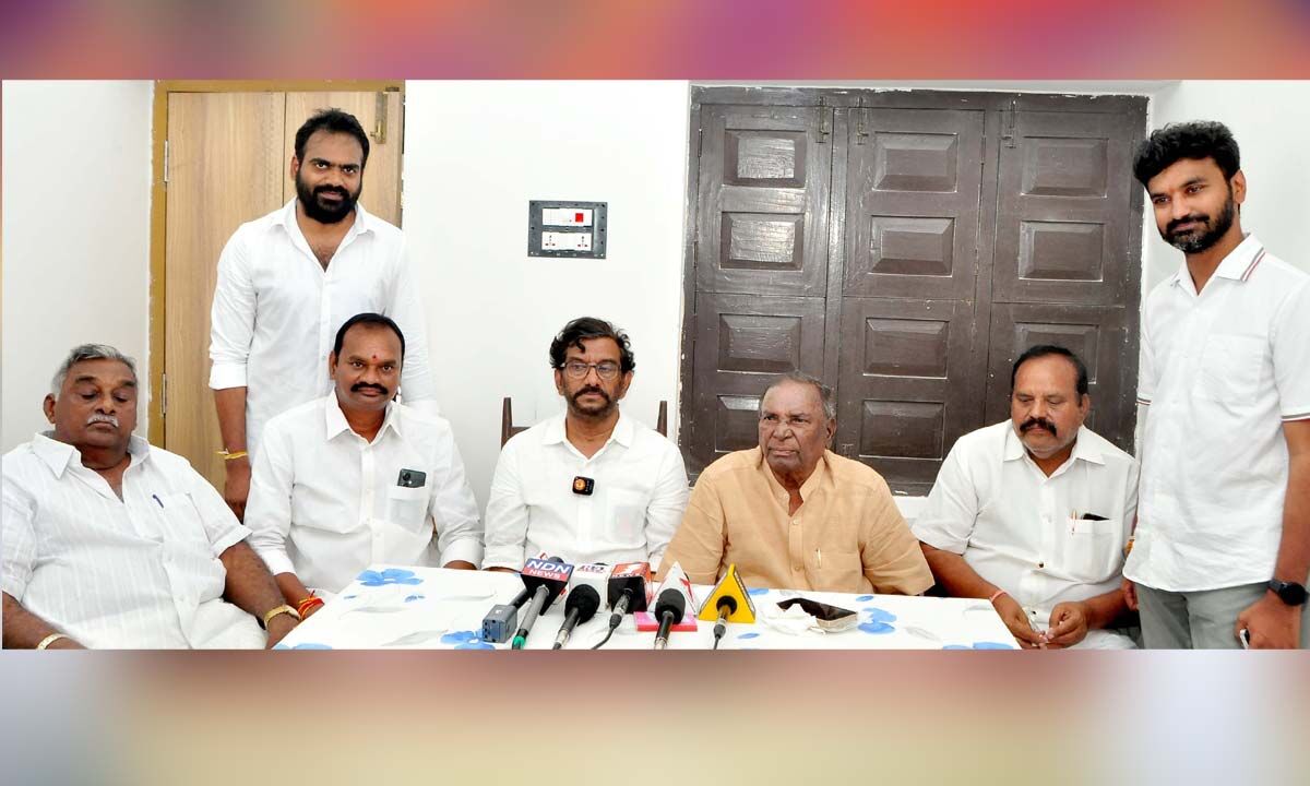 Senior Leaders Declare Support for TDP Candidate Somireddy in ...