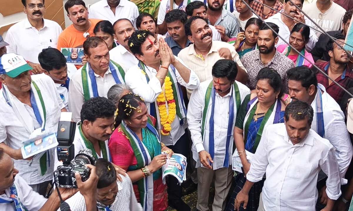 24th Ward Welcomes MLA Candidate KK Raju with Warmth in Campaign