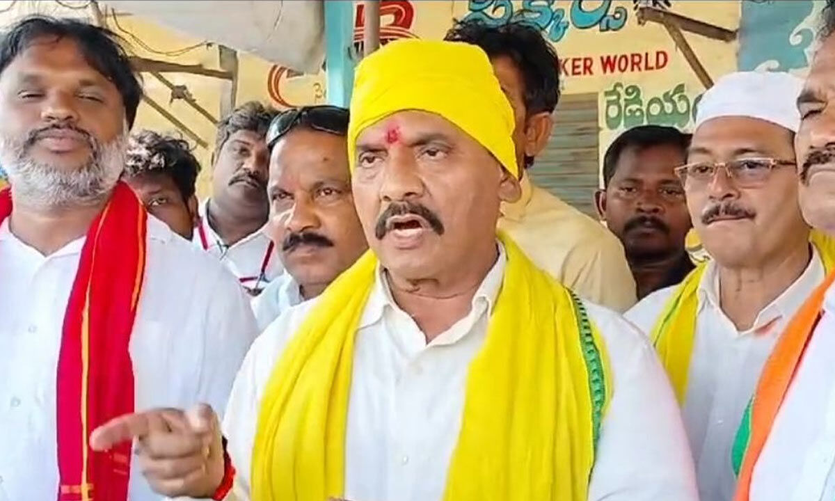 Prathipati files nomination in Chilakaluripet