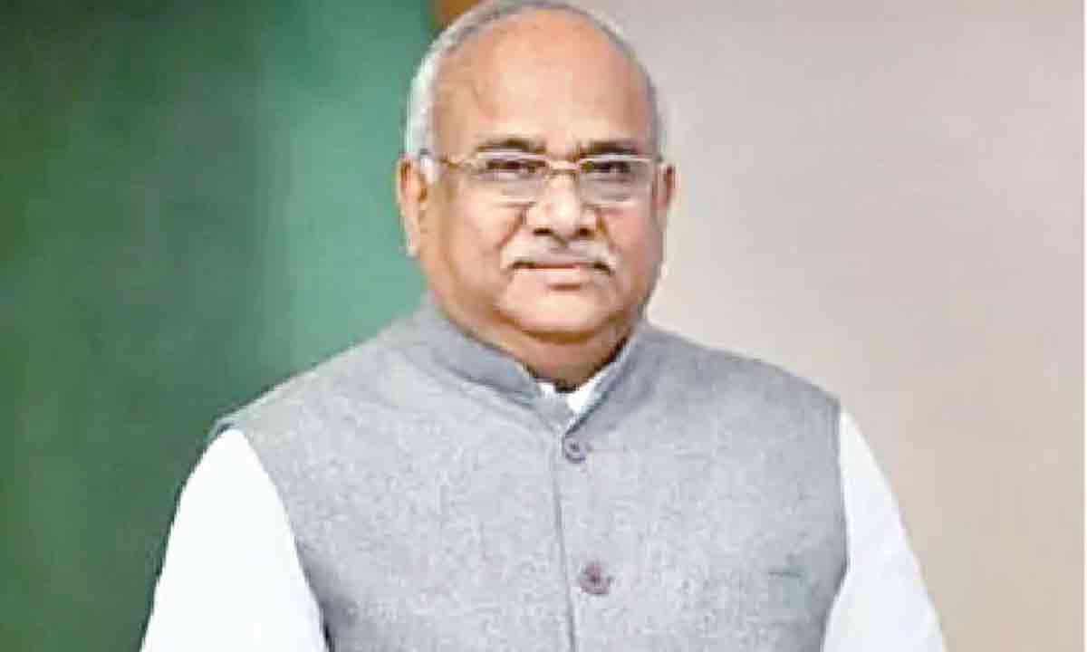 ‘Many bureaucrats still working as YSRCP activists’