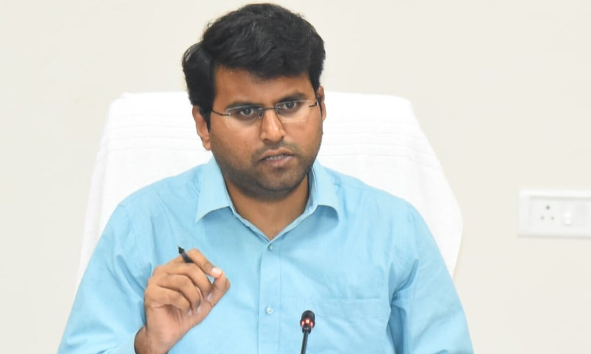 Gadwal collector briefs on details of voters