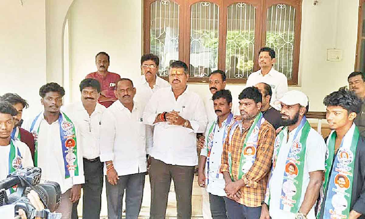 Avanthi exhorts party cadre to strive hard for YSRCP’s victory