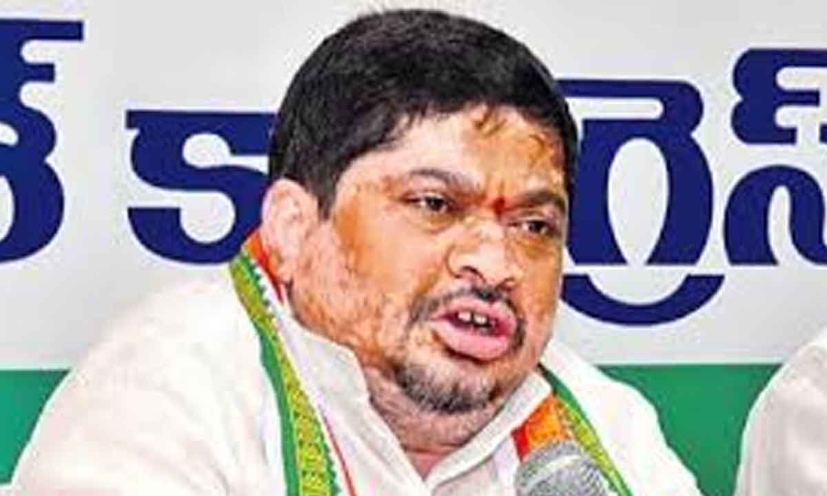 Poonam Prabhakar challenges Bandi Sanjay to tell what BJP has done in ...