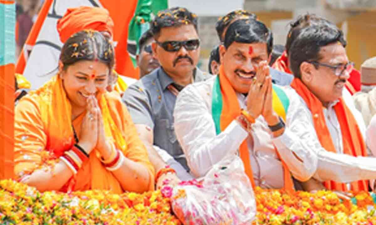 Political Prowess on Display: Rajnath Singh and Smriti Irani's nominations galvanise BJP’s poll ...