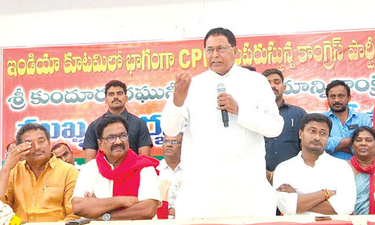 Communists, take lead to script history for Raghuveer