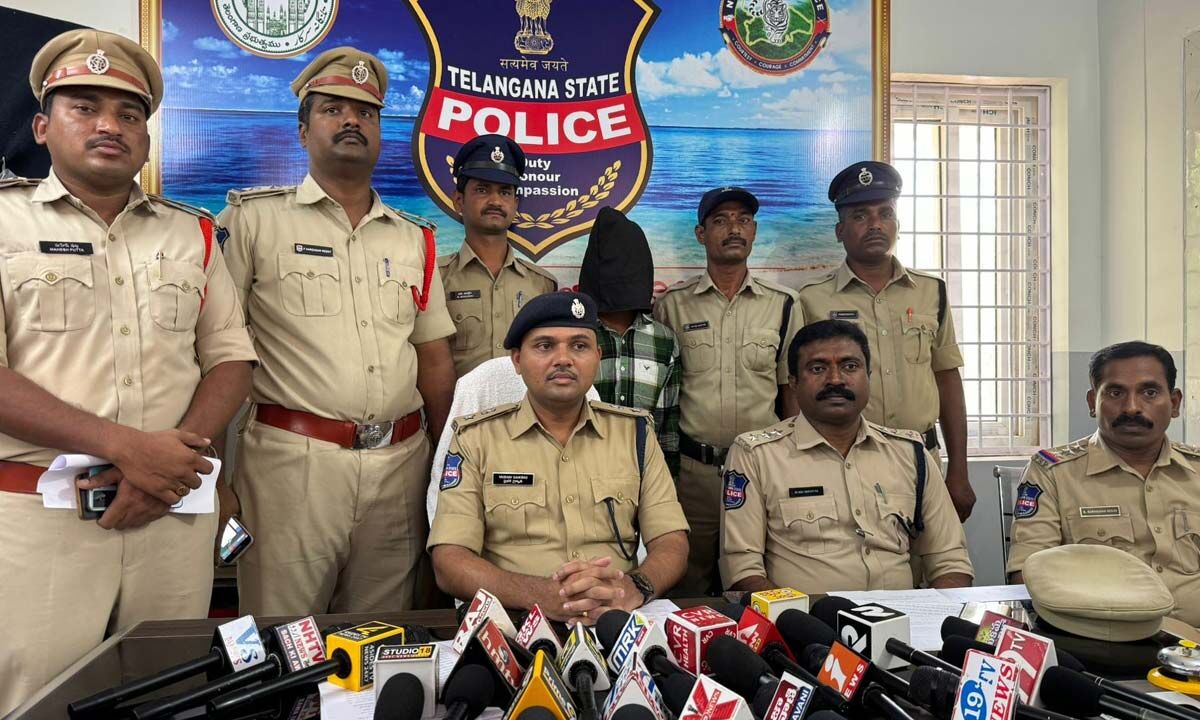 In 35 cases, the police caught the thief who was stealing in broad daylight