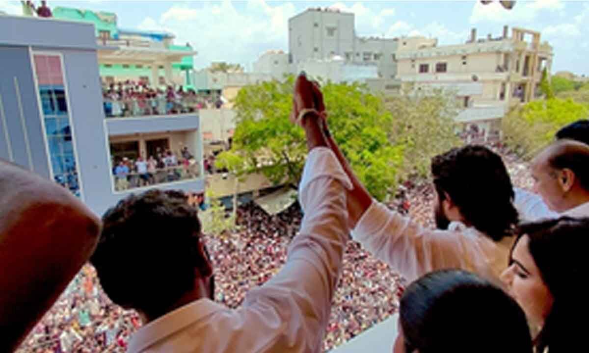 EC orders action against Nandyal SP following Allu Arjun episode