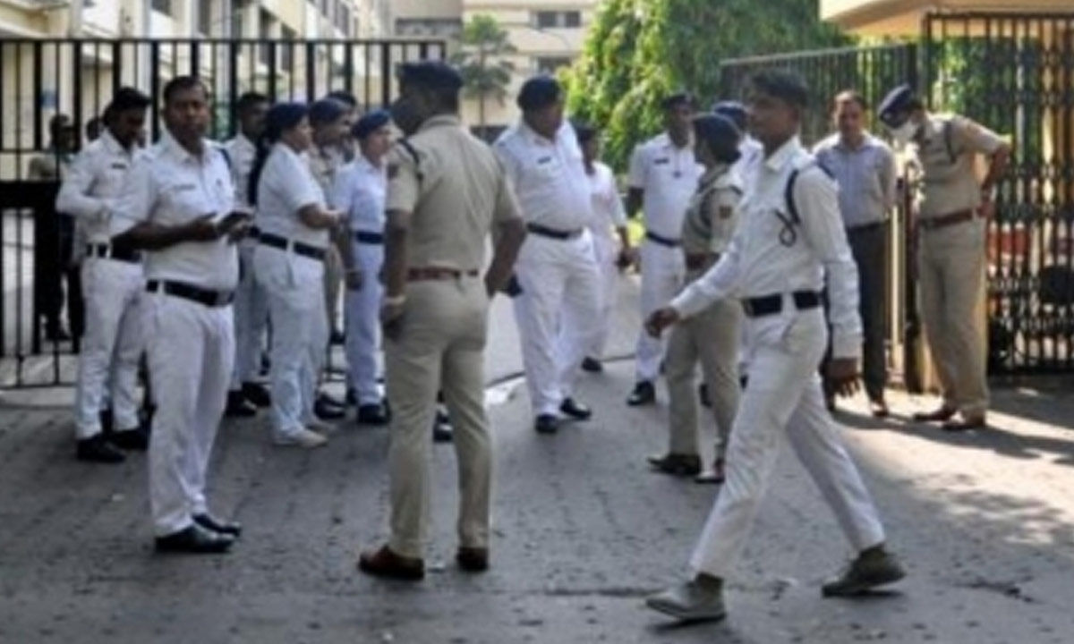 Kolkata Police submit report on another 'outrage of modesty' complaint ...