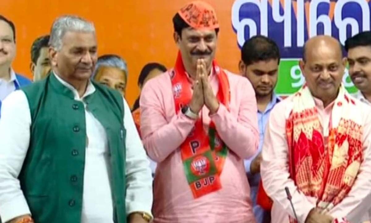 Ex-BJD minister Samir Dash joins BJP