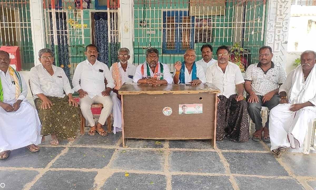 Ban Fake Seeds, Take Action Against Price Gouging Dealers; Farmers union