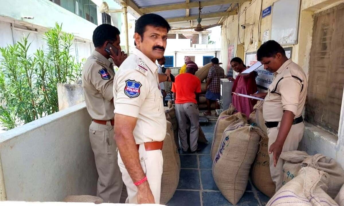 Police seize fake seeds at Pullur check post