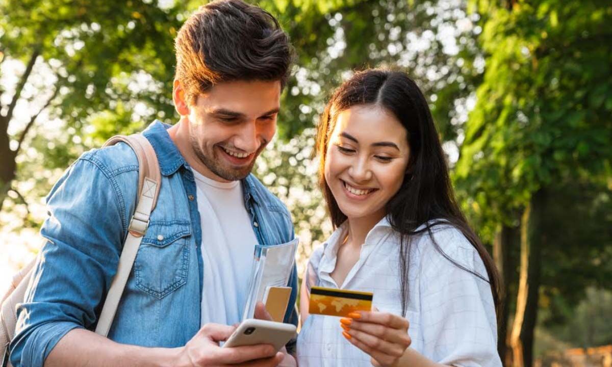 How to use a credit card to build your CIBIL score?