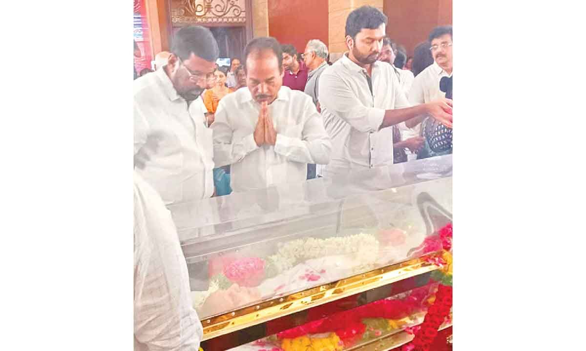 Several dignitaries pay tributes to Ramoji Rao