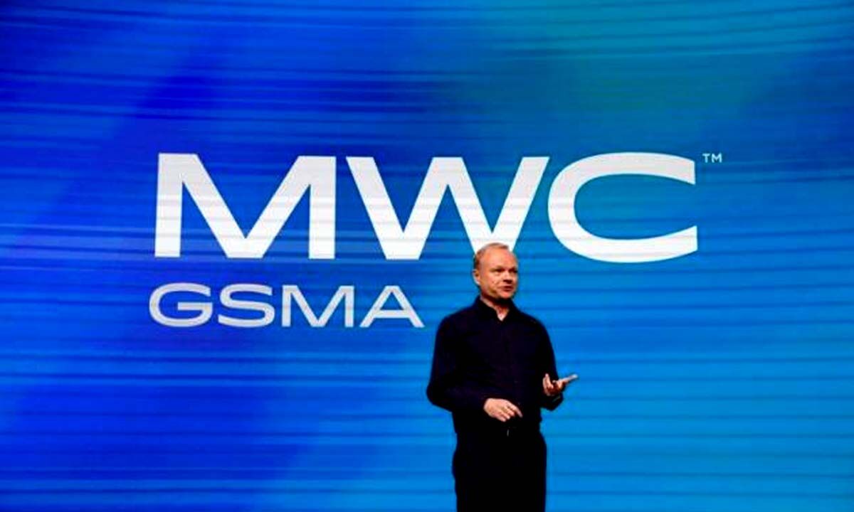 Hello, 3D World! Nokia CEO Makes First Immersive Phone Call