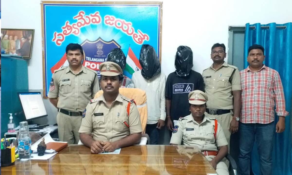 Kothagudem 1 Town Police seized 186 kg of ganja worth Rs 75,00,000/-