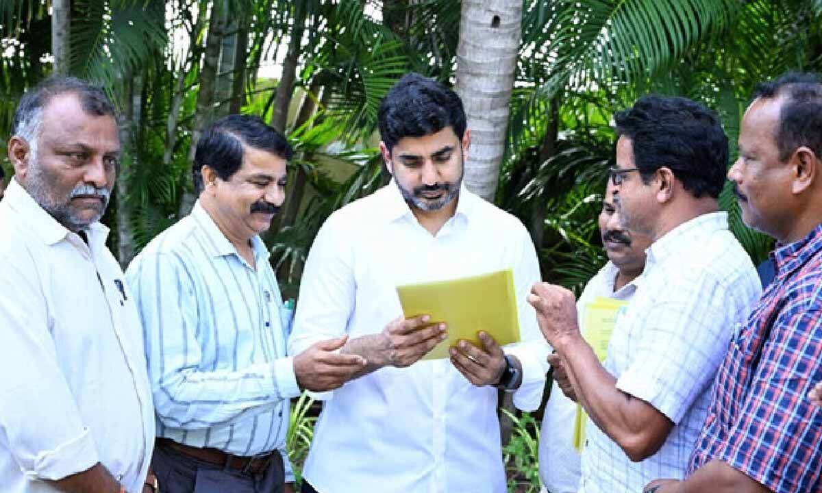 Nara Lokesh Holds Praja Darbar on Sunday, Addresses Citizens' Concerns