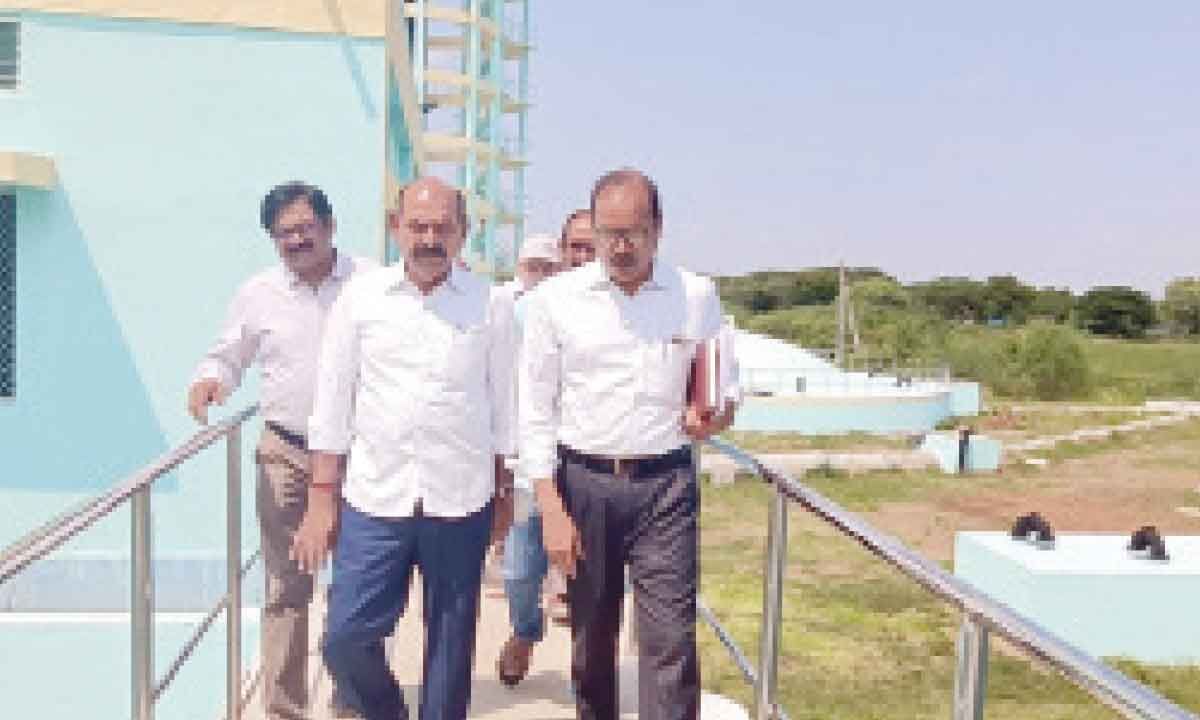 Take measures to supply drinking water to Nandyal town: Min Farooq