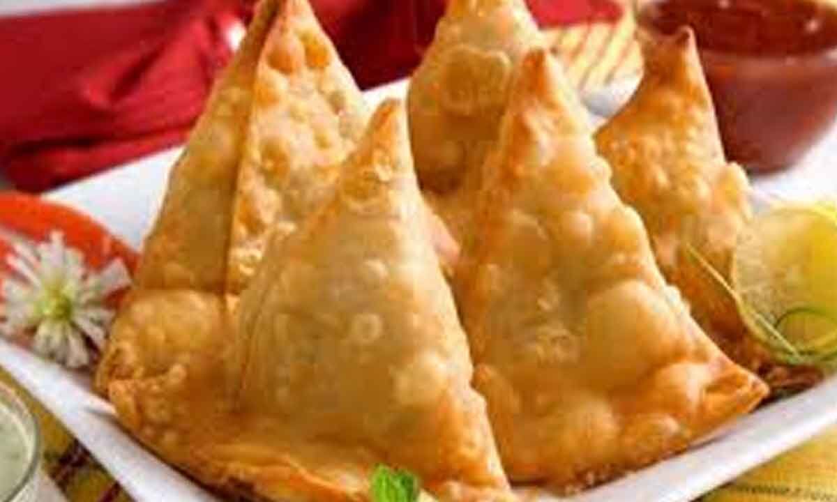 Eating samosa, burger when stressed out can fuel anxiety: Study