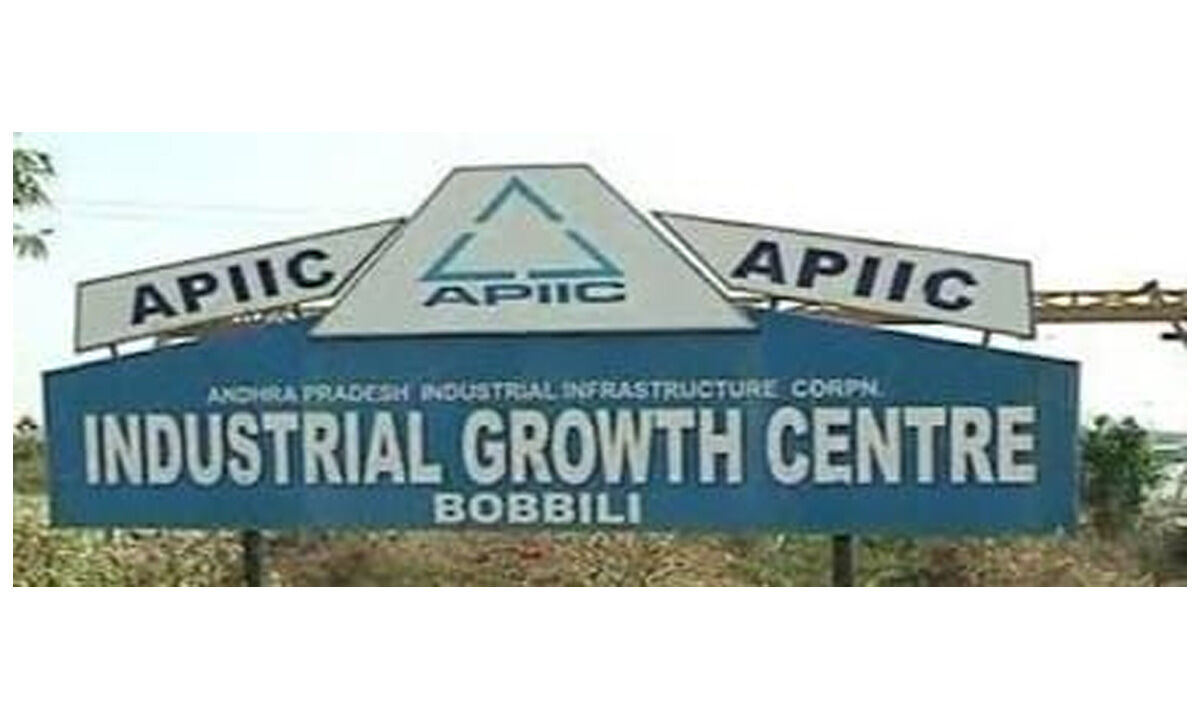 Youth look to minister Srinivas for revival of industries