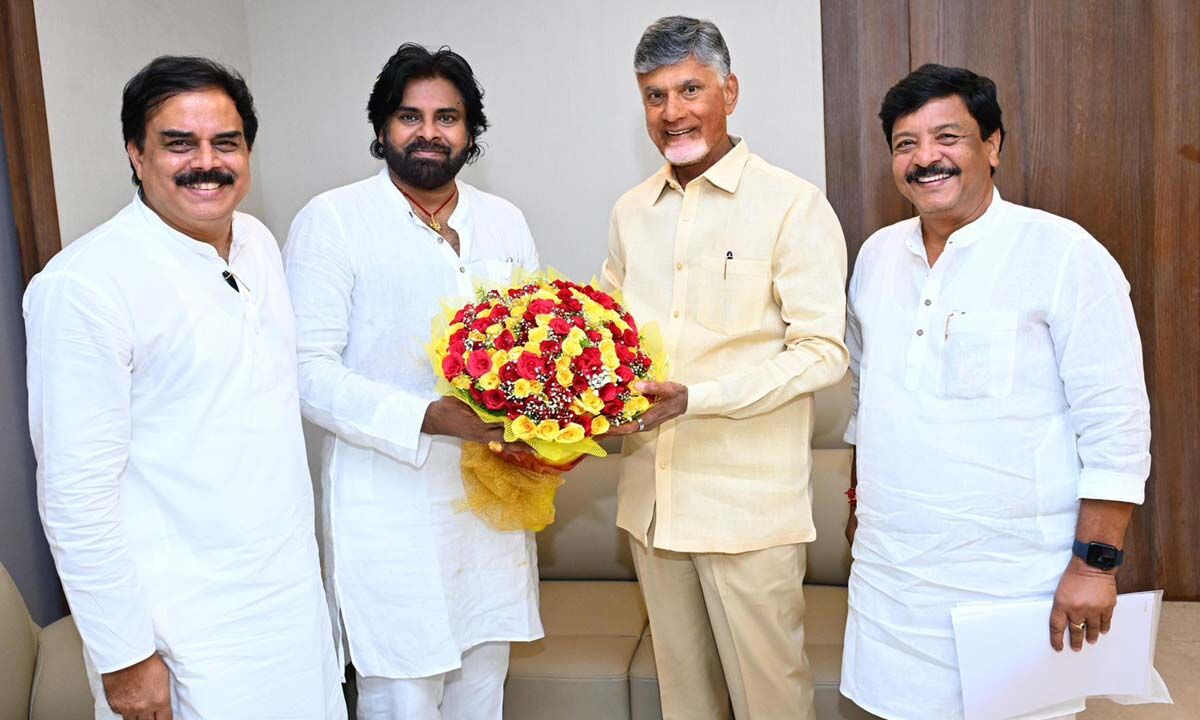 Pawan Kalyan Meets AP CM Chandrababu Naidu, Discusses on Governance Issues