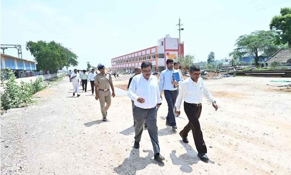 ECoR GM inspects various sections, stations