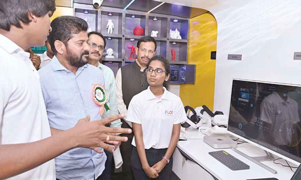 FLOW bus provides immersive practical learning experience