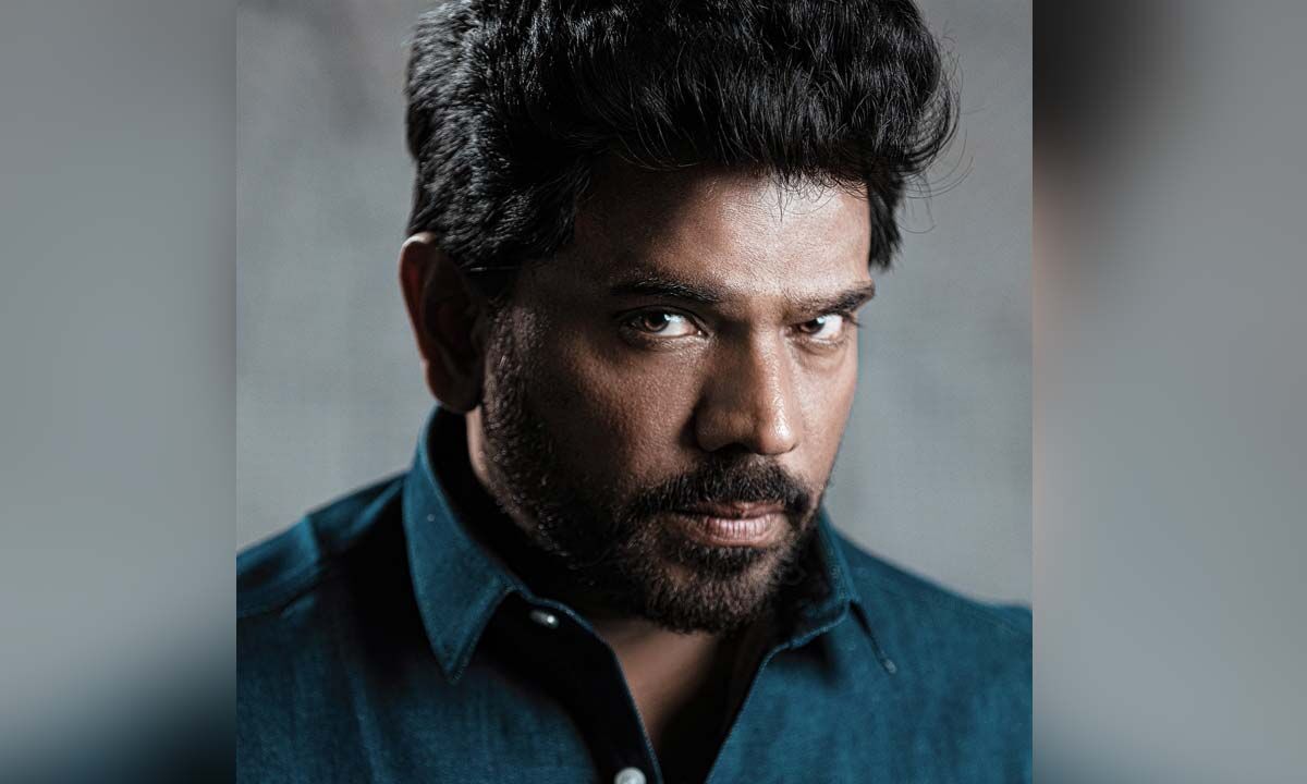‘Legend’ Saravanan adopts rugged look for his next film
