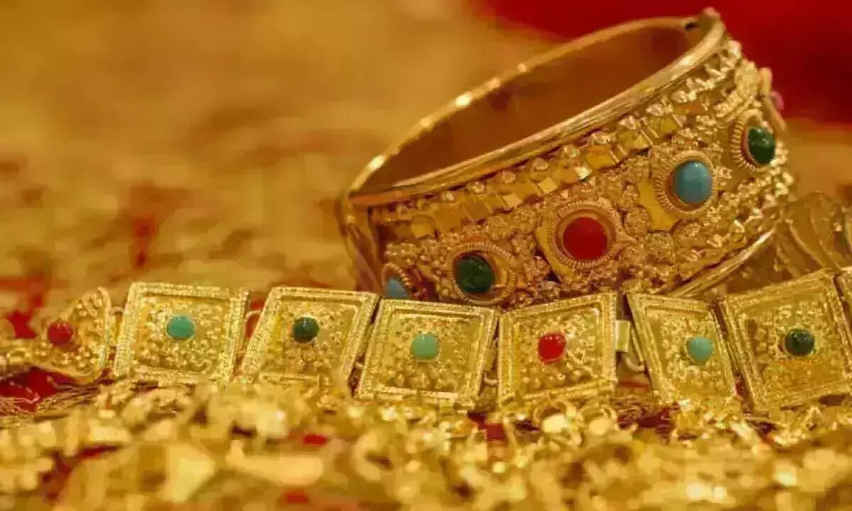 Gold rates in Visakhapatnam today stable, check the rates on 04 Jan, 2026