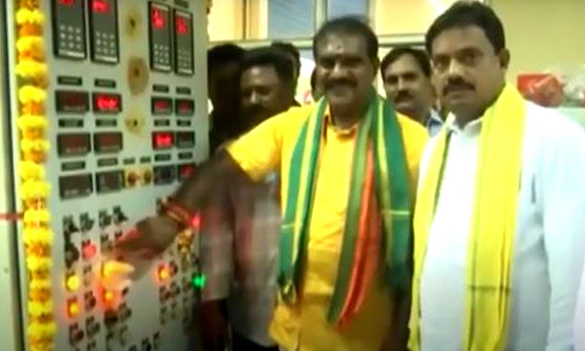 Minister Ramanaidu released water through the Pattiseema Lift ...