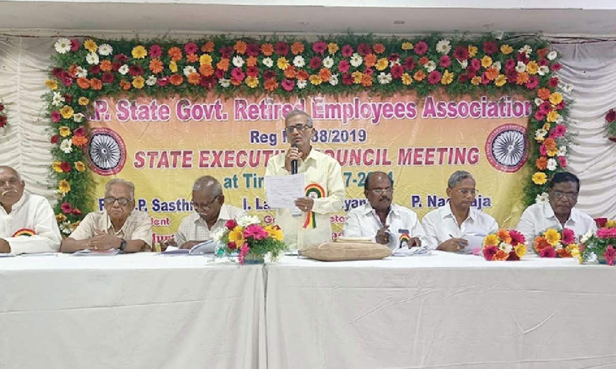 Retired govt employees seek immediate interim relief