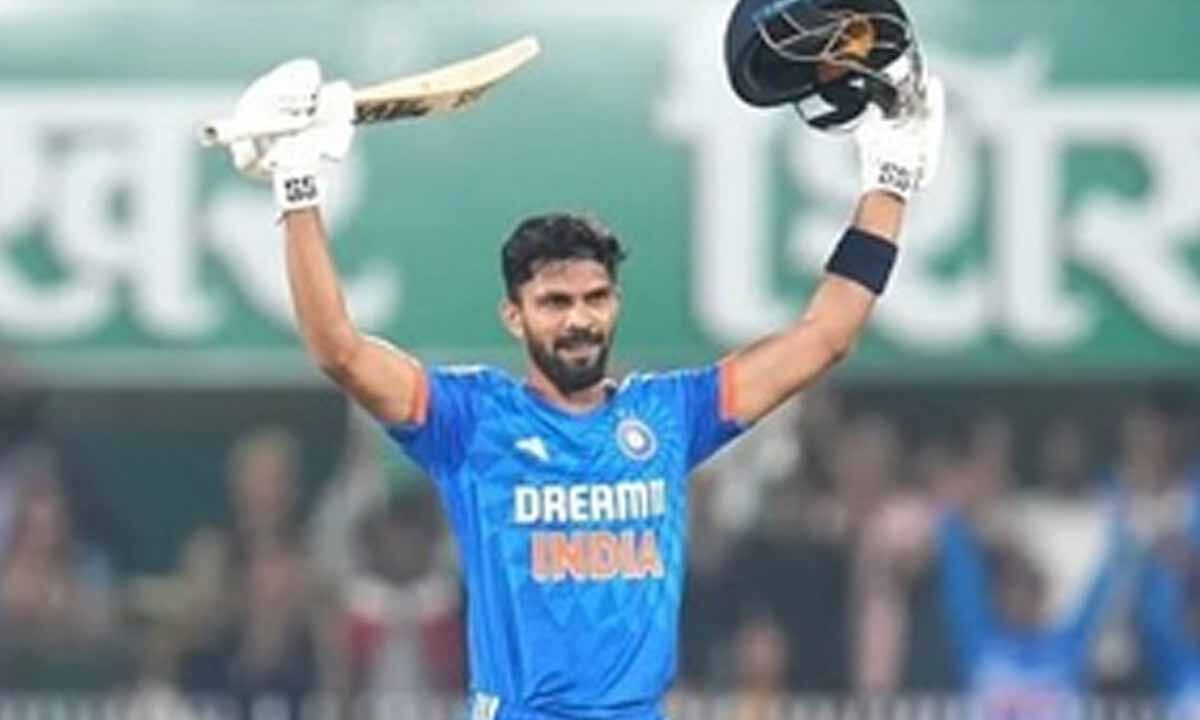 Ruturaj Gaikwad Scores 184 in Duleep Trophy Semifinal 2025