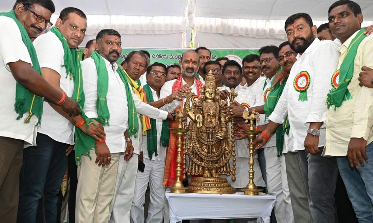 Bandi dares defecting MLAs to resign, seek fresh mandate