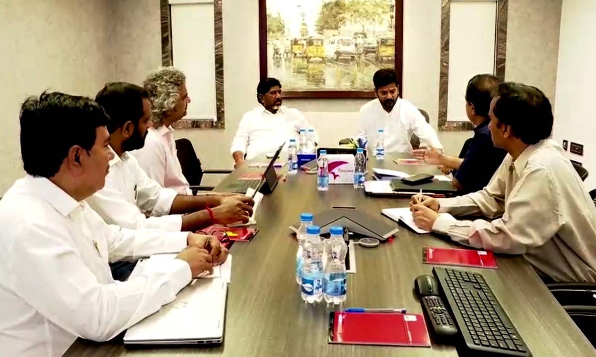 Telangana CM Revanth Reddy, Dy. CM Bhatti Vikramarka reviews on ...