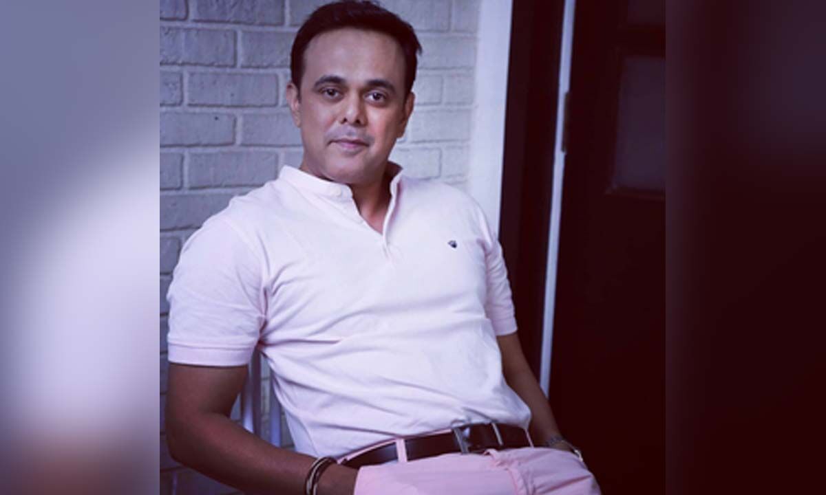 Sumeet Raghavan delights team 'Wagle Ki Duniya'; makes french toast, omelette, burger on set