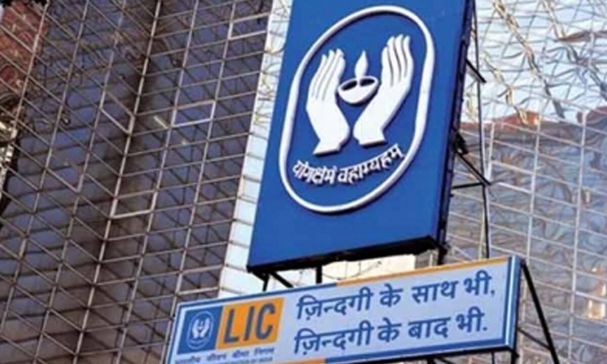 LIC posts 9 pc rise in Q1 net profit at Rs 10,544 crore