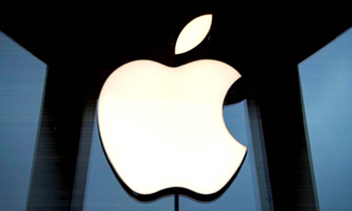 Apple Introduces AI-Powered 'Clean Up' Tool for Easy Photo Editing