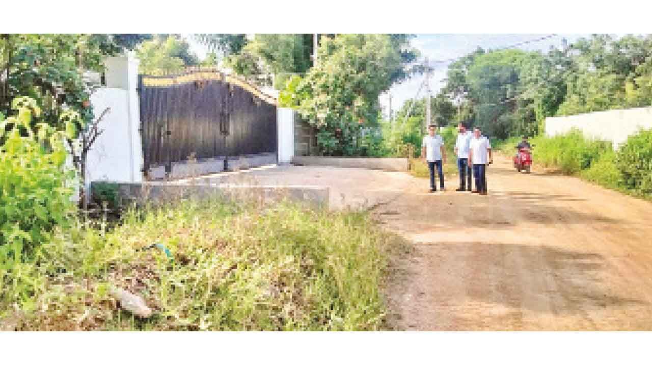 Janwada farmhouse comes under officials' glare, again