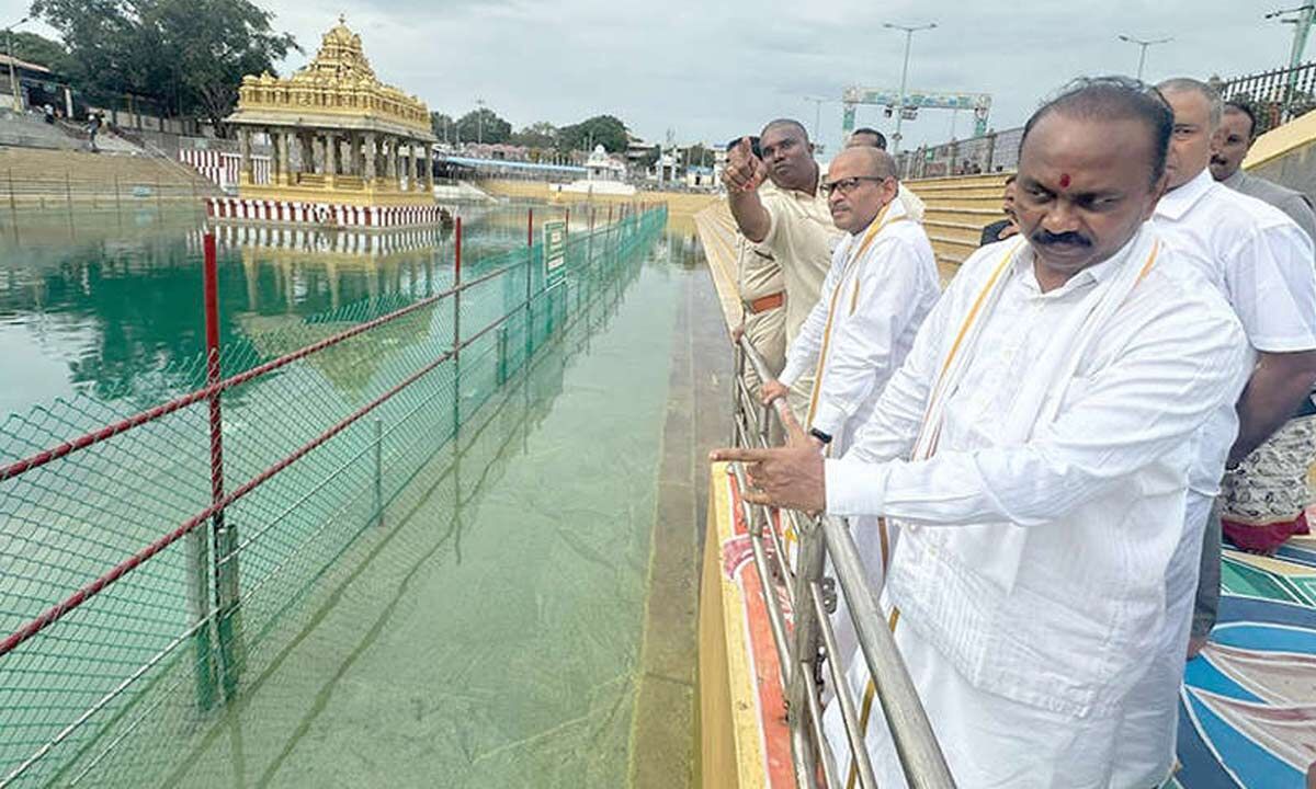 TTD, district police top brass check Vahana Seva routes