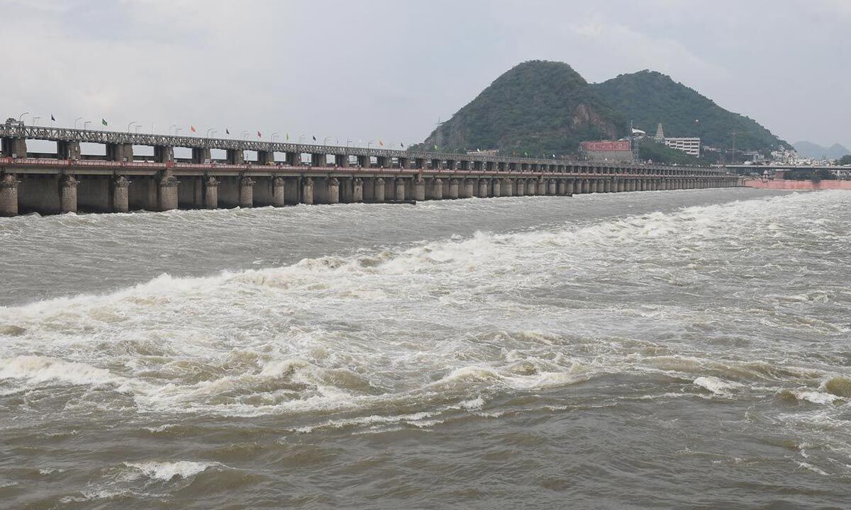 Prakasam barrage gets 11,27,801 cusecs of floodwater