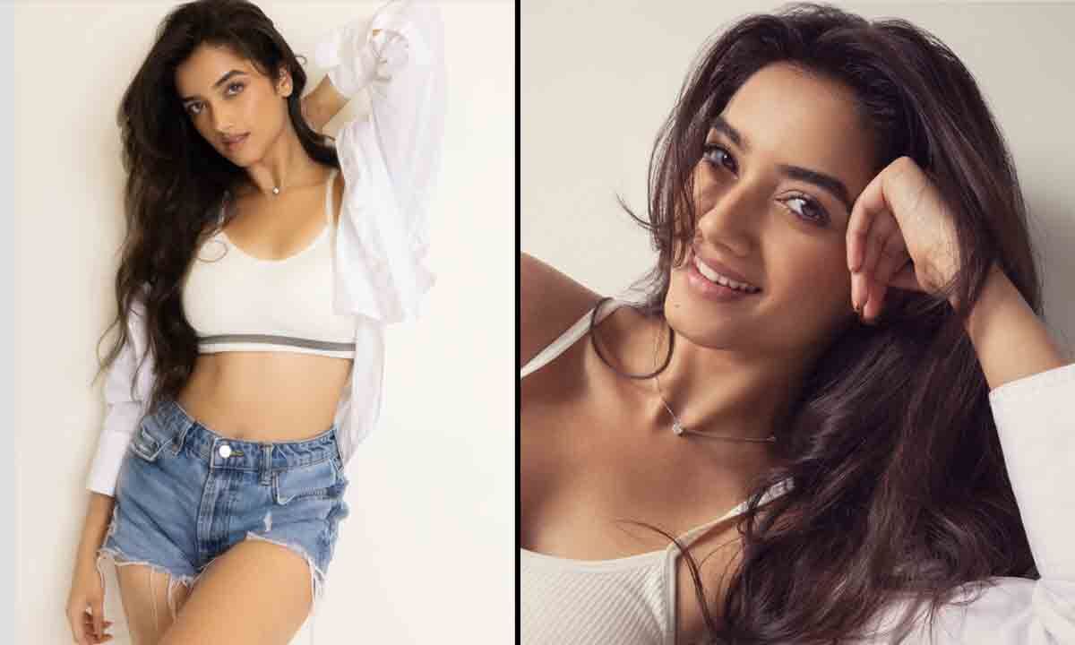 Bhagyashri Borse making waves with her glamour