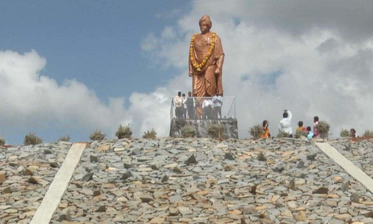 39.5-ft tall bronze statue of Swami Vivekananda unveiled at Gadag
