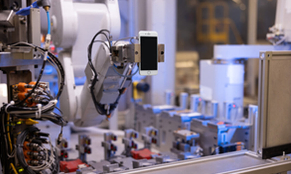 India's mobile phone manufacturing rises to Rs 4.1 lakh crore in value ...