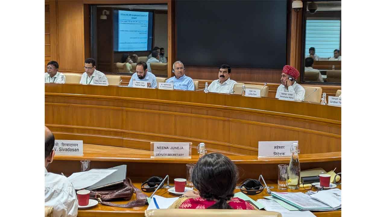 State, Central governments should support OBCs: MP Ambika Lakshminarayana